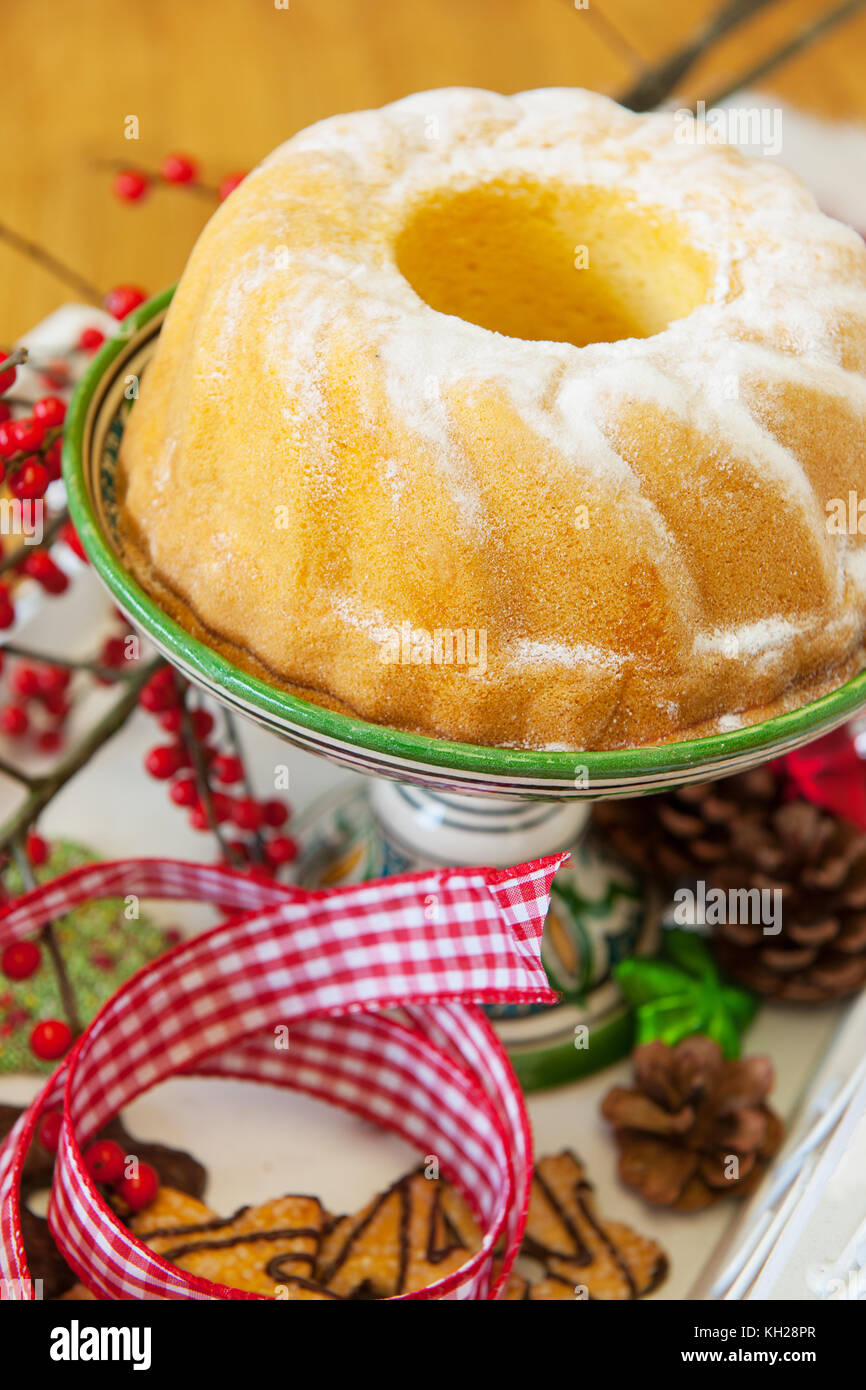 Turban cake hi-res stock photography and images - Alamy