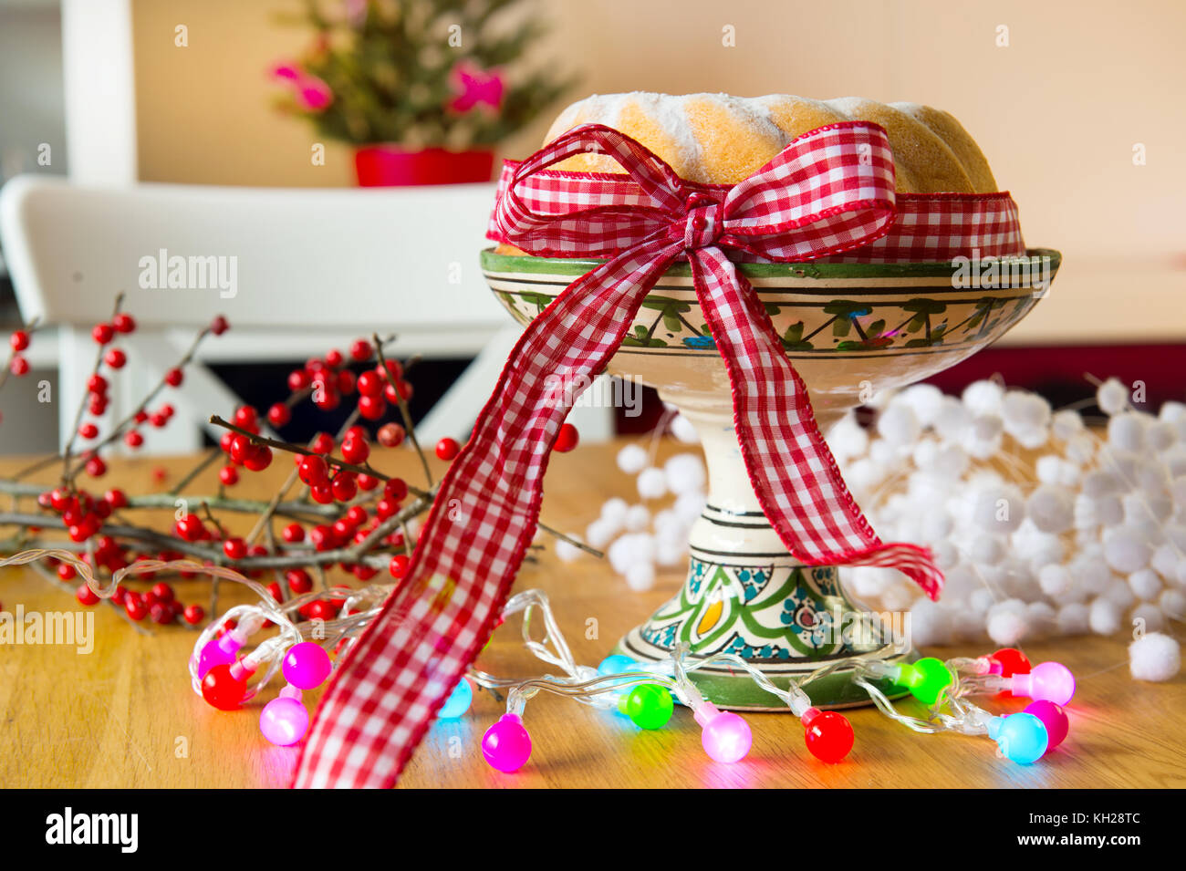 Turban cake hi-res stock photography and images - Alamy