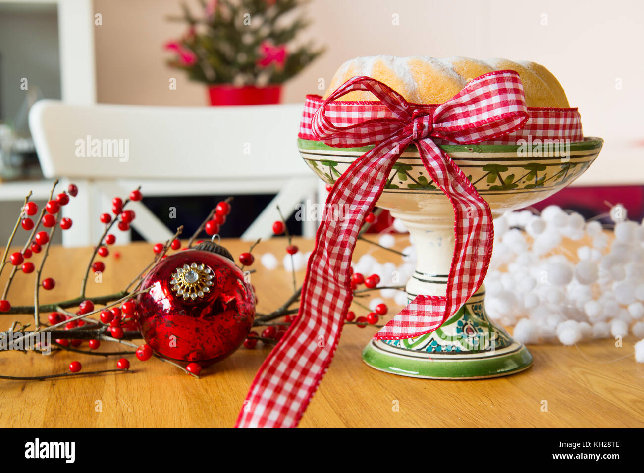 Turban cake hi-res stock photography and images - Alamy