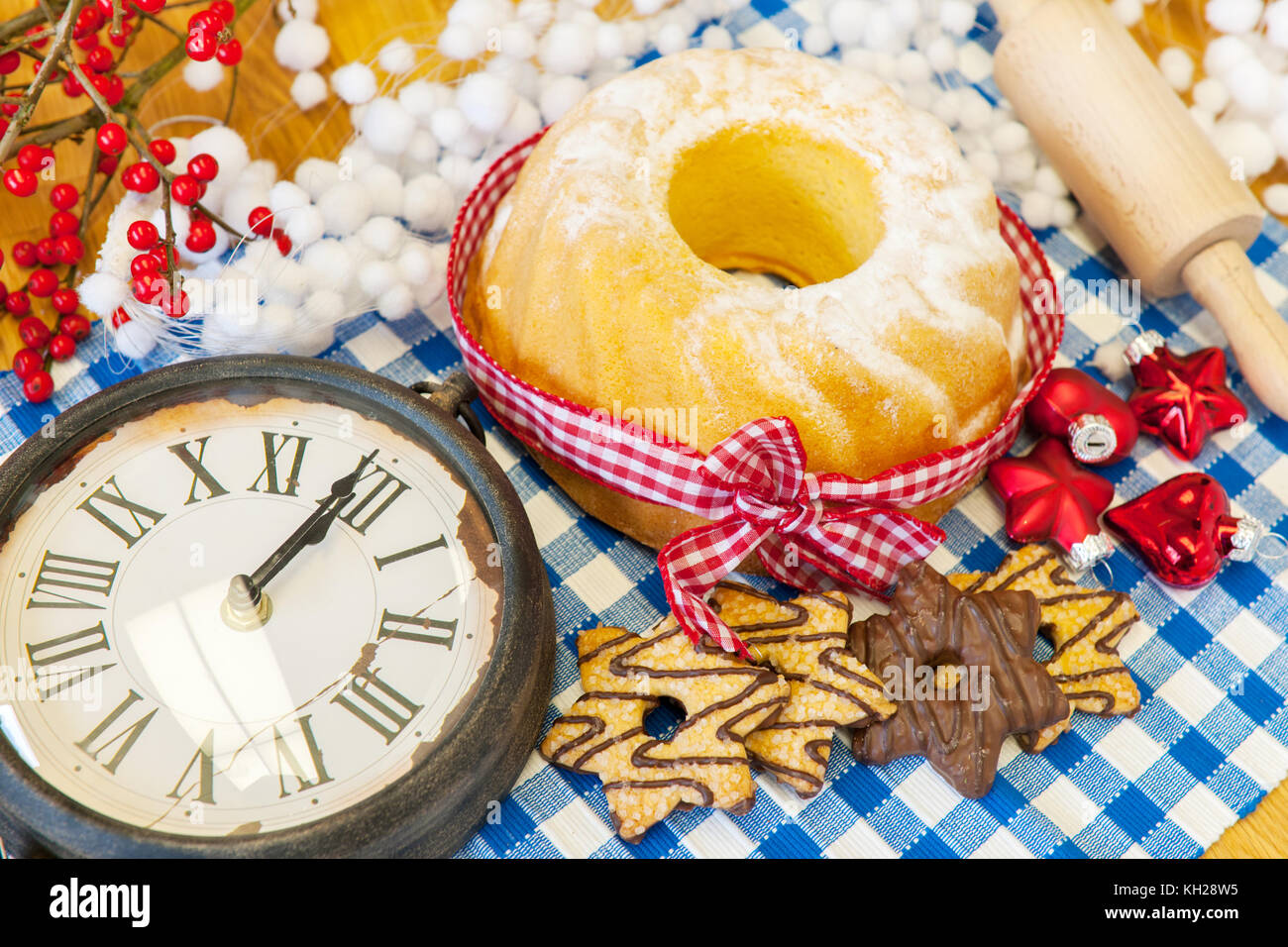 Turban cake hi-res stock photography and images - Alamy