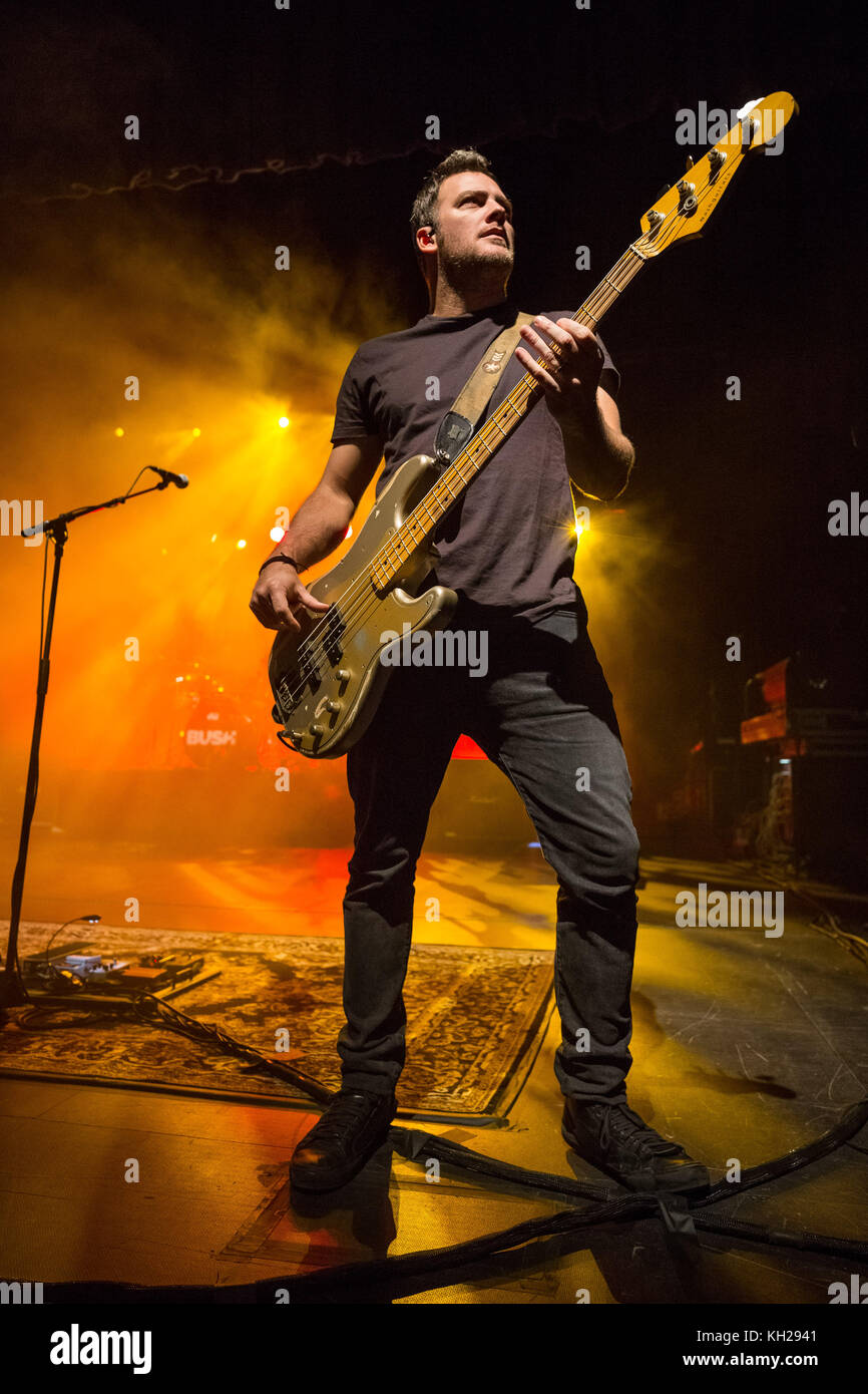 Bush performing live in concert at Coliseu dos Recreios Featuring ...
