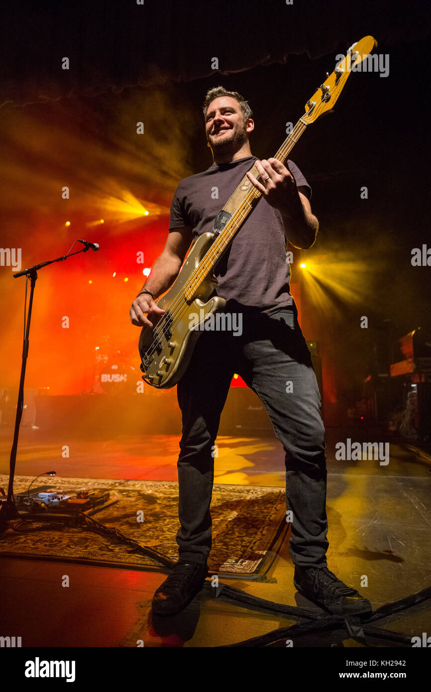 Bush performing live in concert at Coliseu dos Recreios Featuring ...