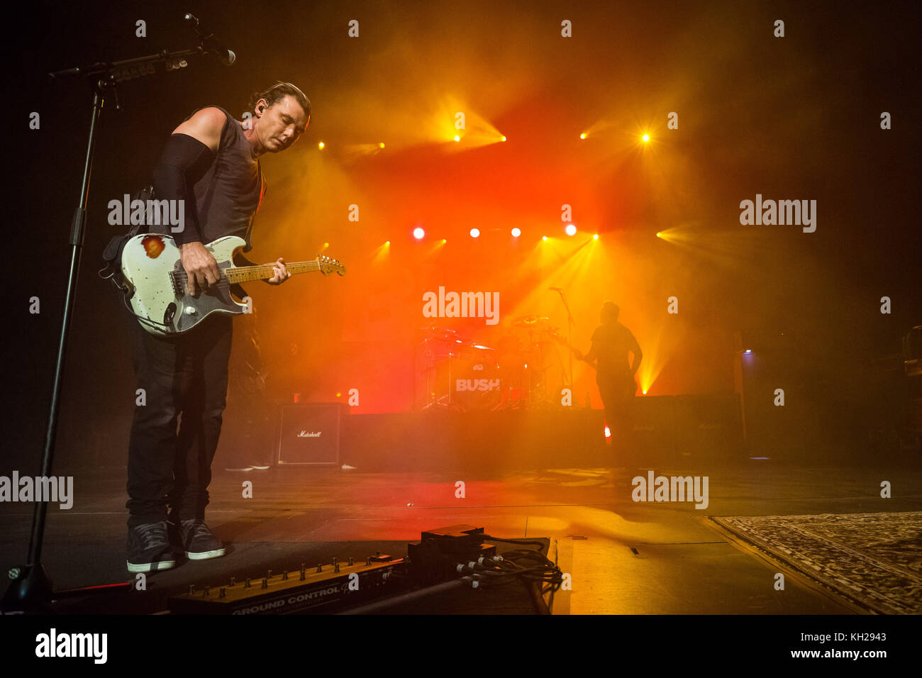 Bush performing live in concert at Coliseu dos Recreios Featuring ...