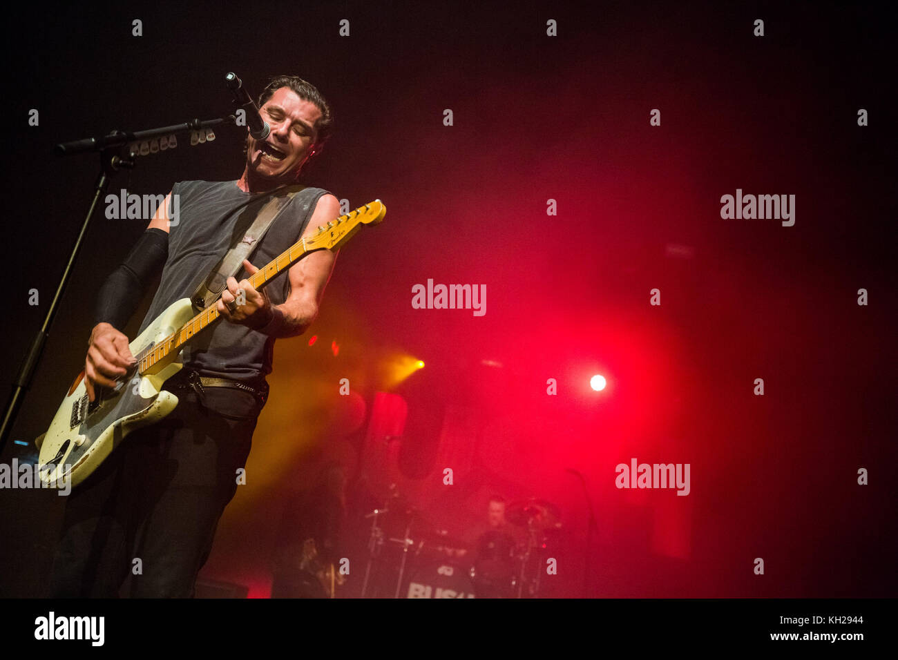 Bush performing live in concert at Coliseu dos Recreios Featuring ...