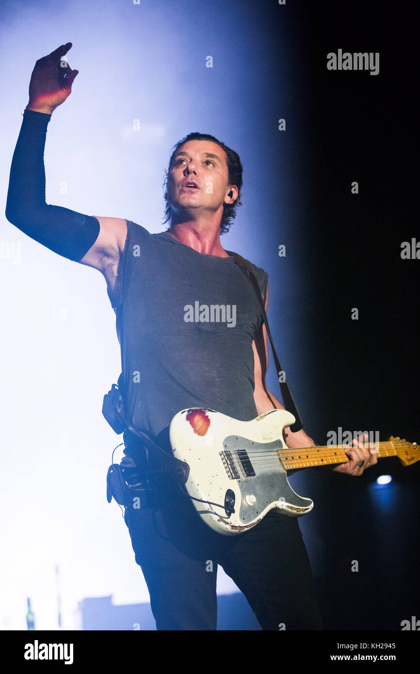 Bush performing live in concert at Coliseu dos Recreios Featuring ...