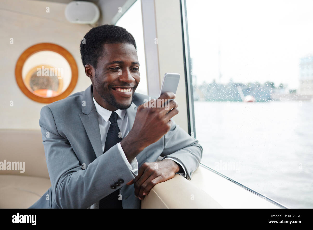 Notification window hi-res stock photography and images - Alamy