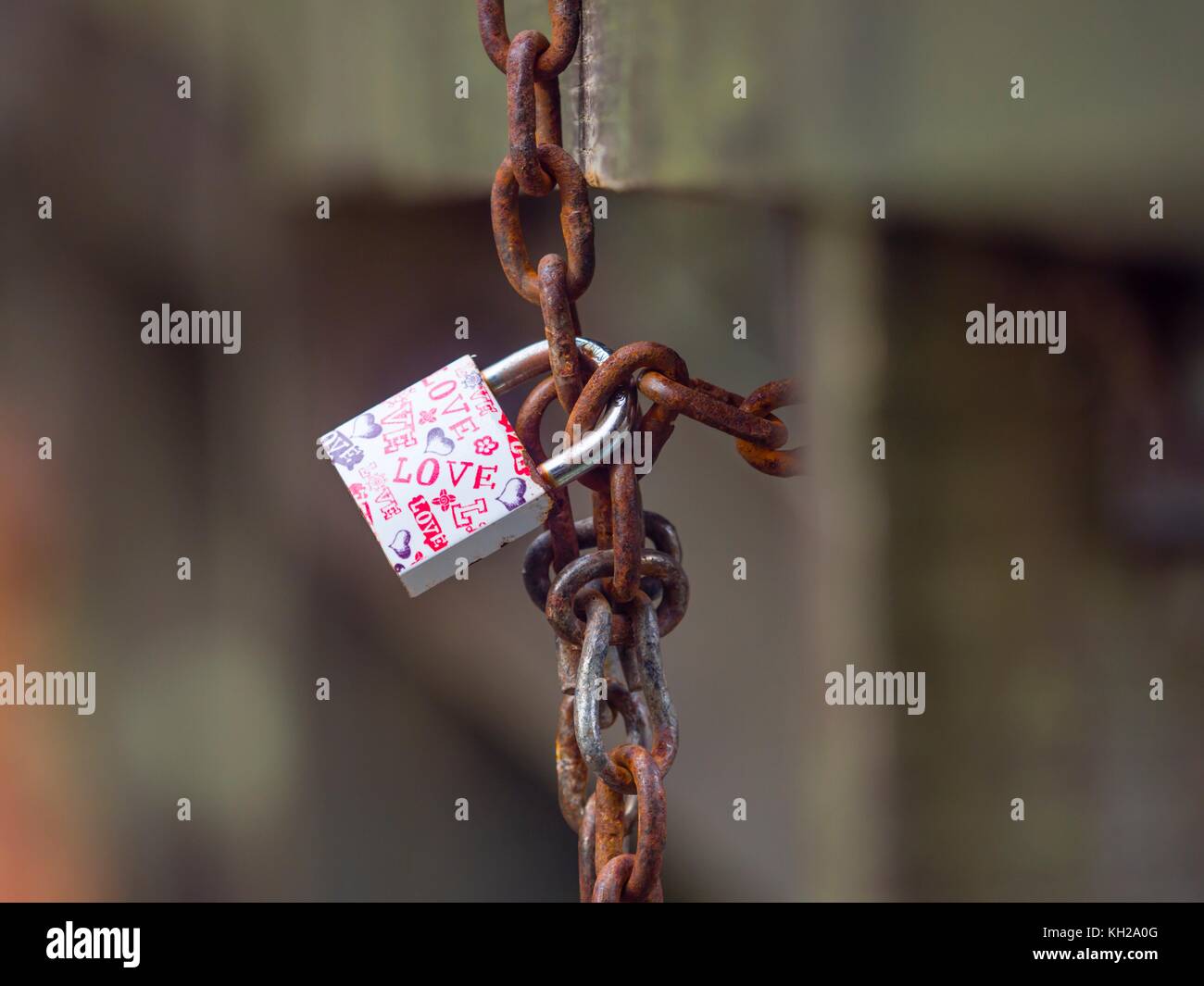 Endless chained hi-res stock photography and images - Alamy