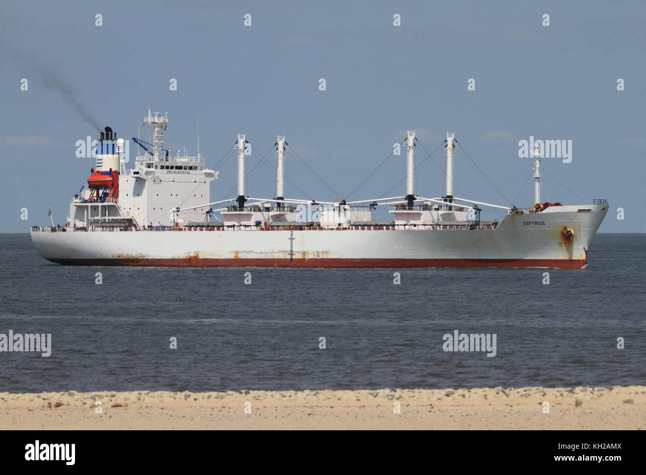 Reefer ship hi-res stock photography and images - Alamy