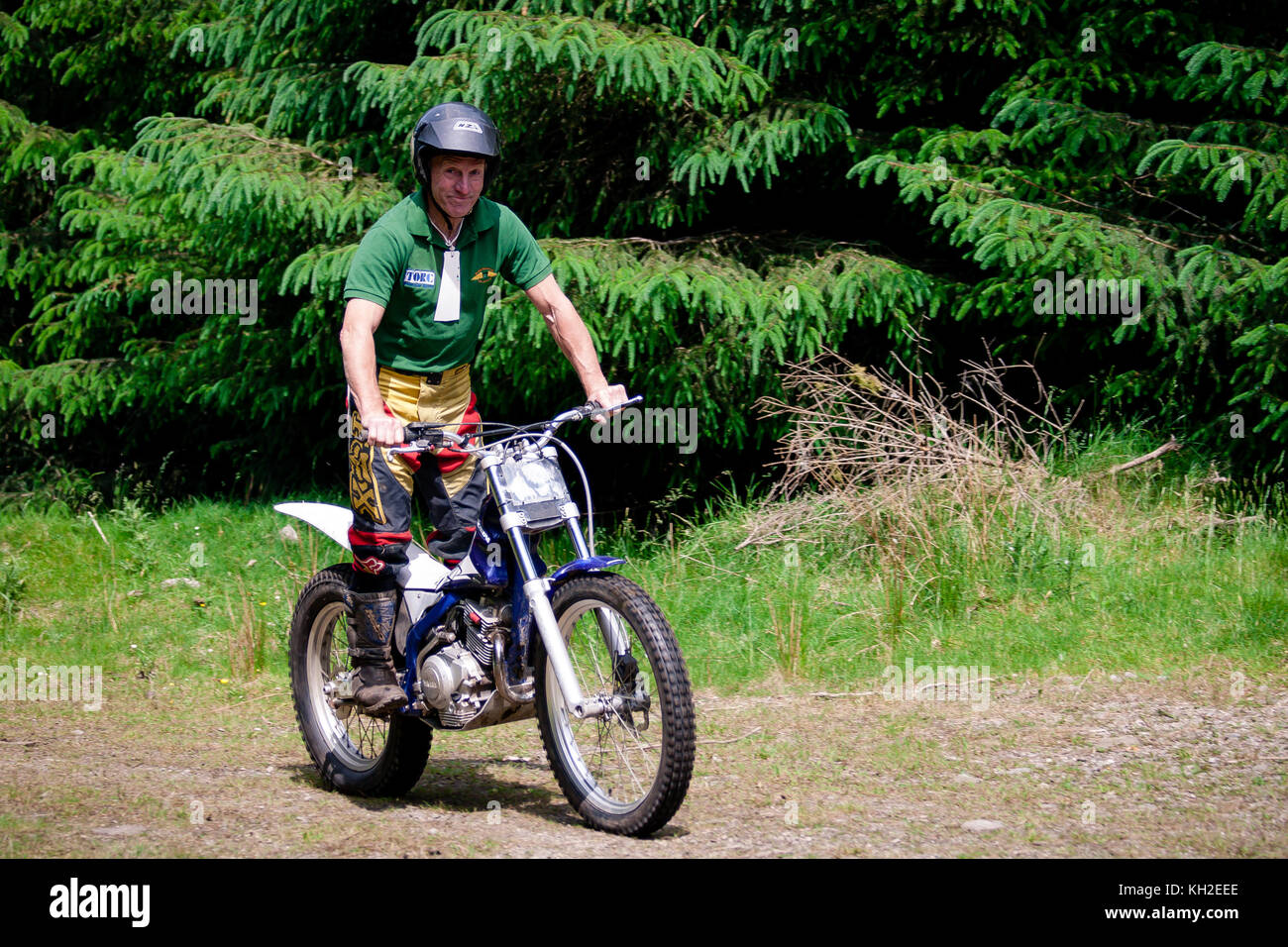 Bike cross hi-res stock photography and images - Alamy