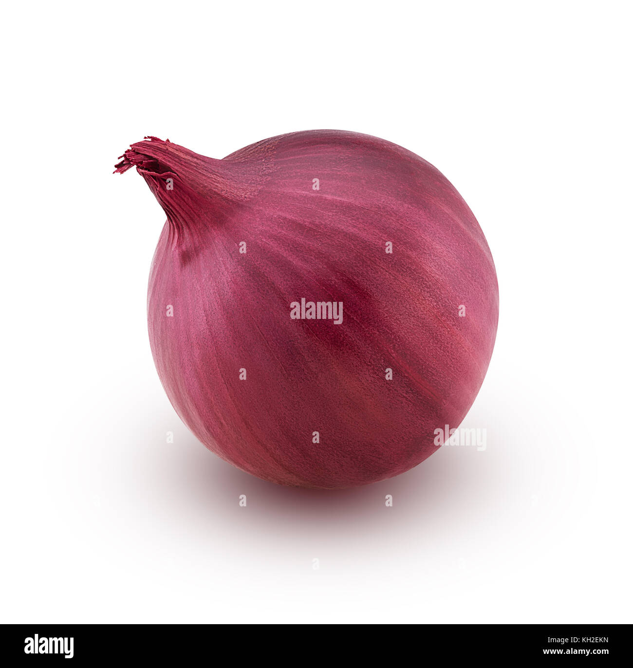 Red onion isolated on white background Clipping Path Stock Photo - Alamy