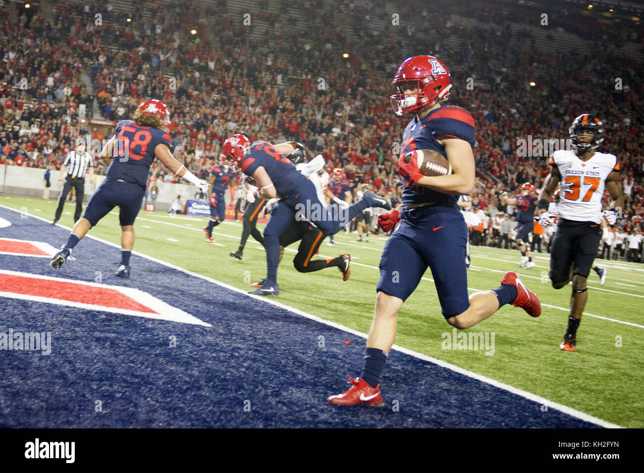 Tucson, Arizona, USA. 11th Nov, 2017. Arizona's Receiver TONY ELLISON ...