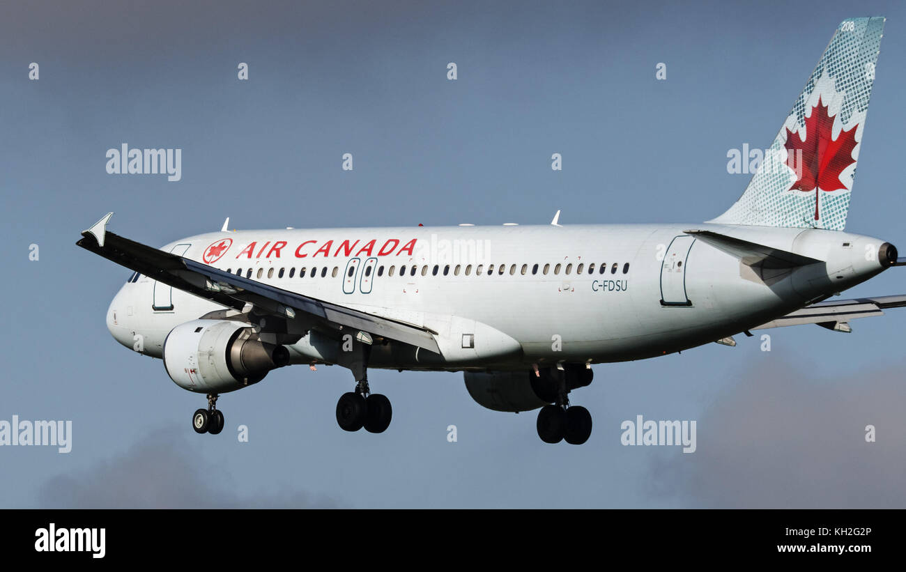 Richmond, British Columbia, Canada. 10th Nov, 2017. An Air Canada ...