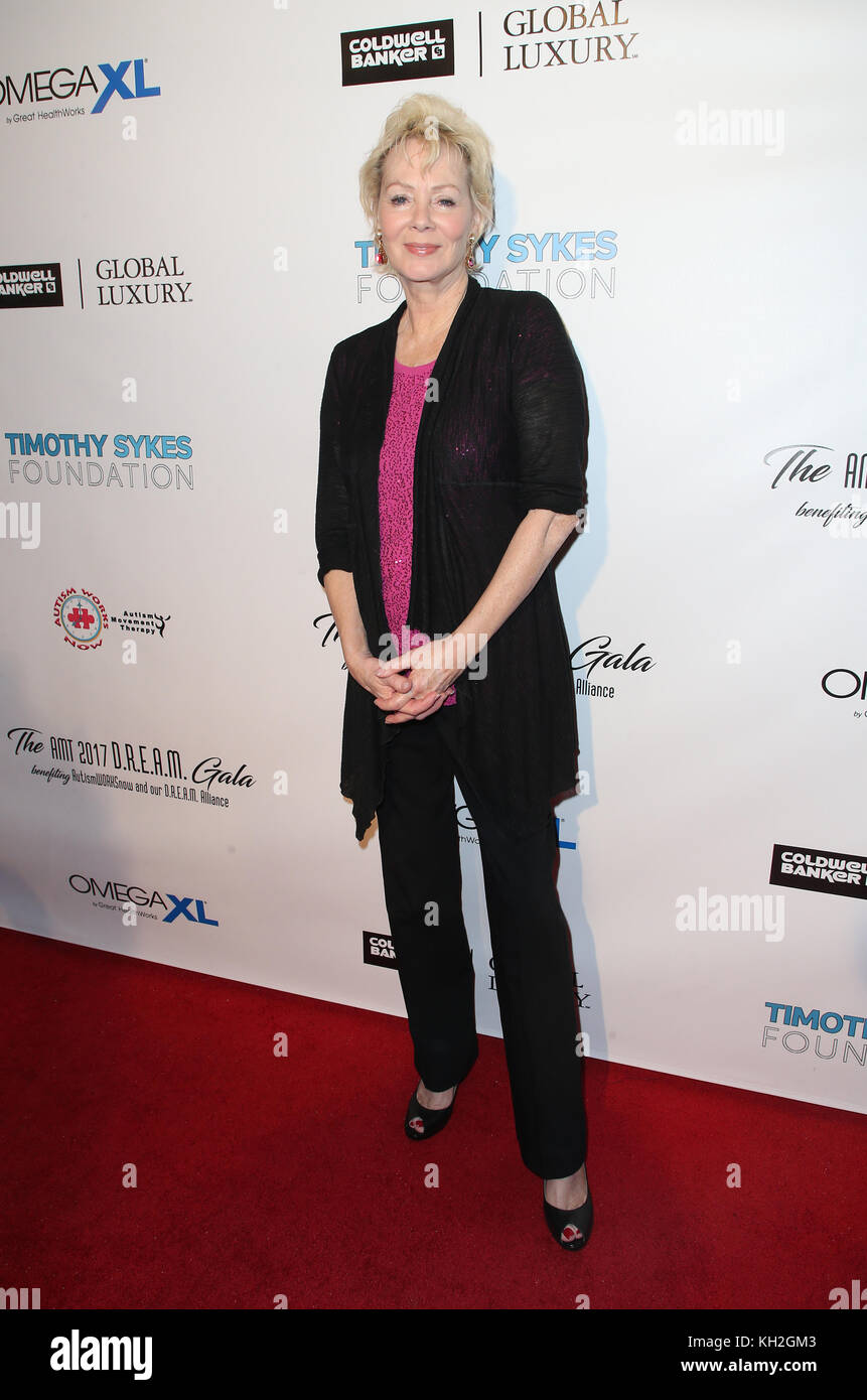 Beverly Hills, Ca. 11th Nov, 2017. Jean Smart, at AMT's 2017 D.R.E.A.M ...