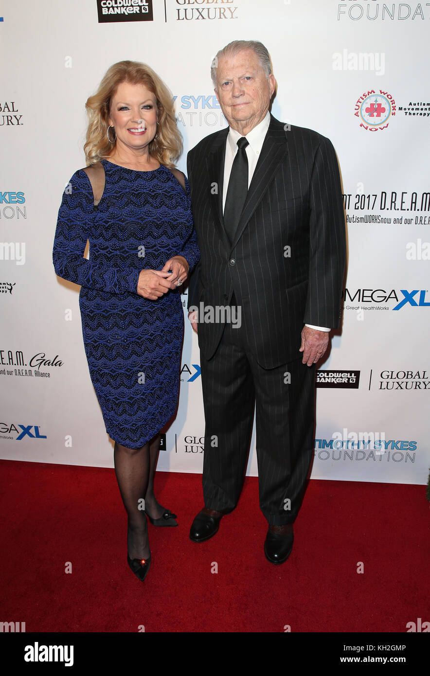 Beverly Hills, Ca. 11th Nov, 2017. Mary Hart, Burt Sugarman, at AMT's ...