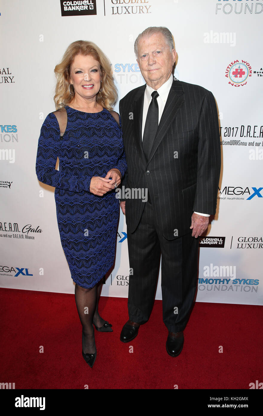 Beverly Hills, Ca. 11th Nov, 2017. Mary Hart, Burt Sugarman, at AMT's ...