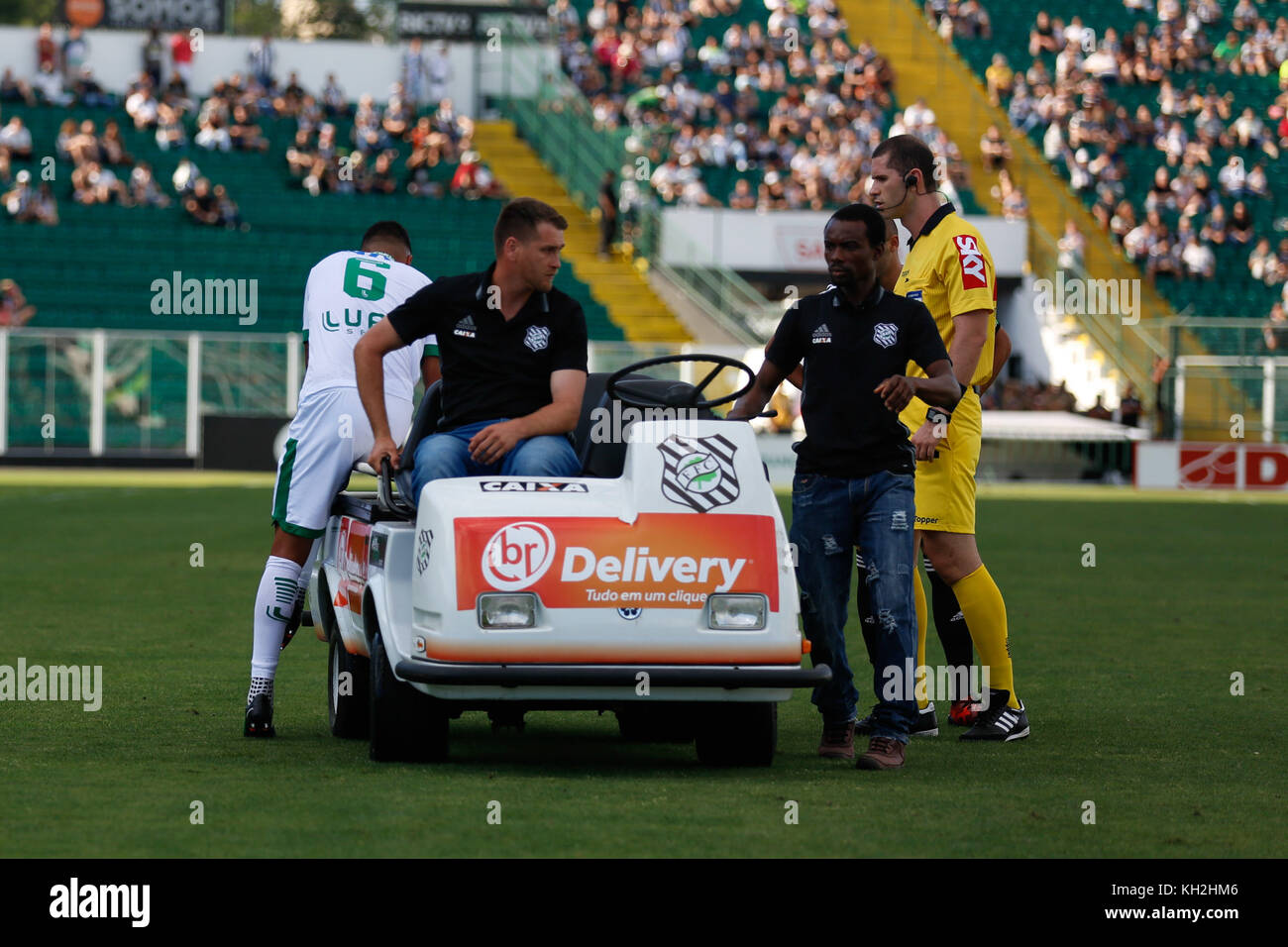 FLORIAN'POLIS, SC - 11.11.2017: FIGUEIRENSE VS. AMÉRICA MG - Giovanni do América MG left the ...