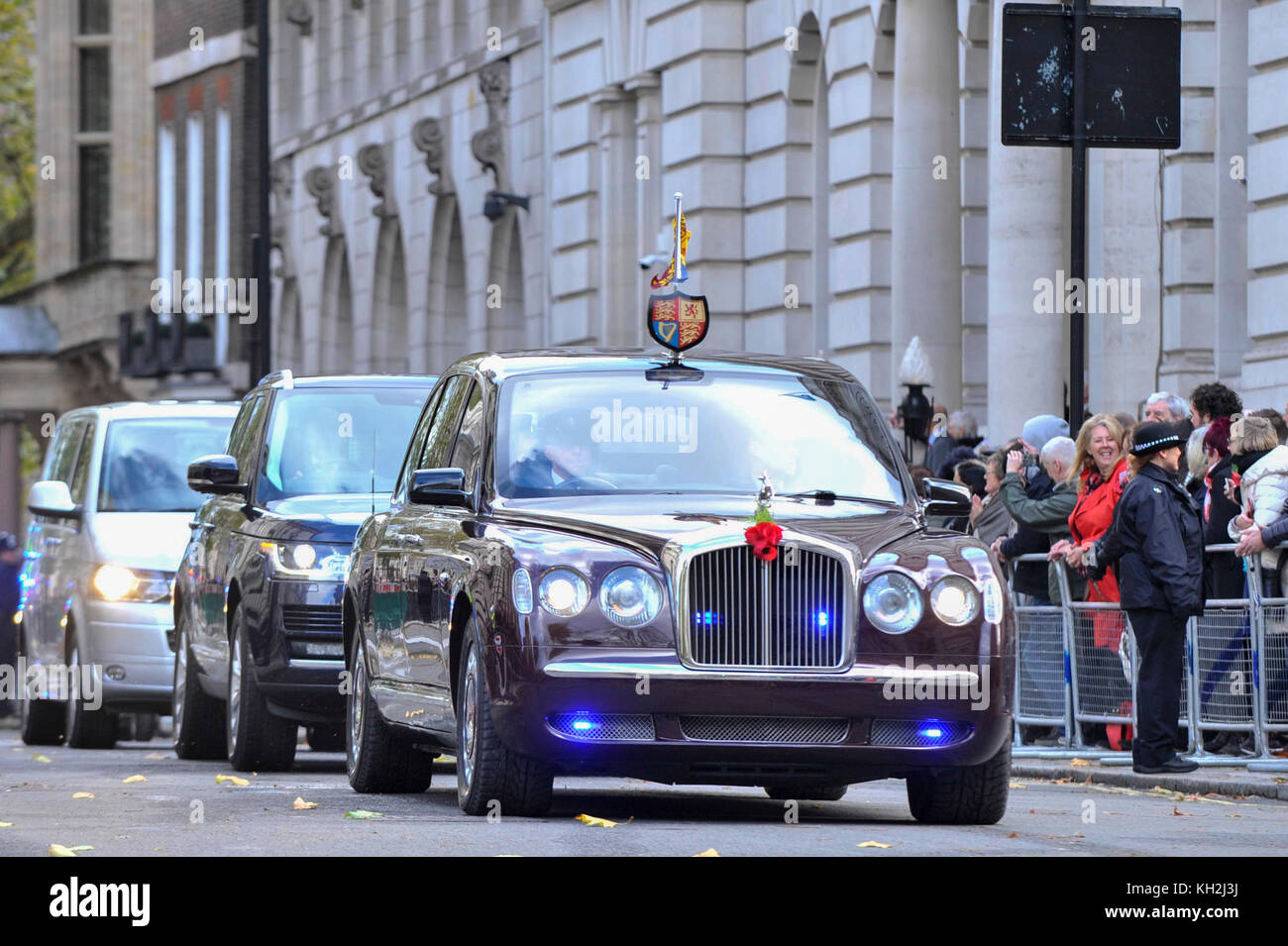London, UK. 12 November 2017. A convoy of royal vehicles ferrying The ...