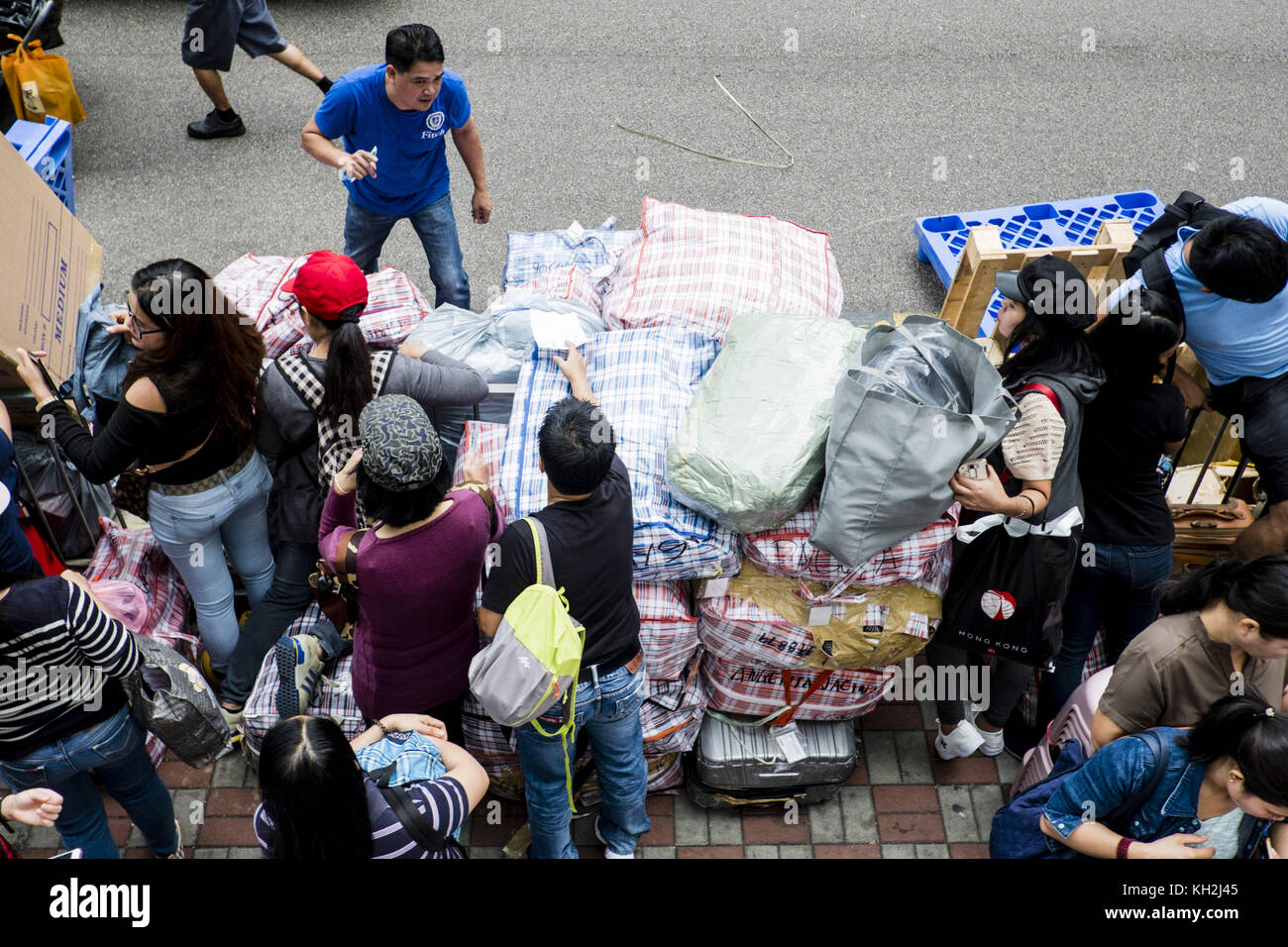 Balikbayan hi-res stock photography and images - Alamy