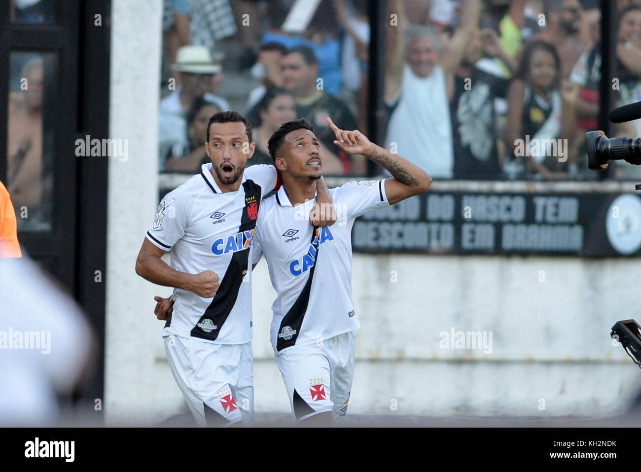 Rio De Janeiro, Brazil. 12th Nov, 2017. Caio Monteiro celebrates goal ...