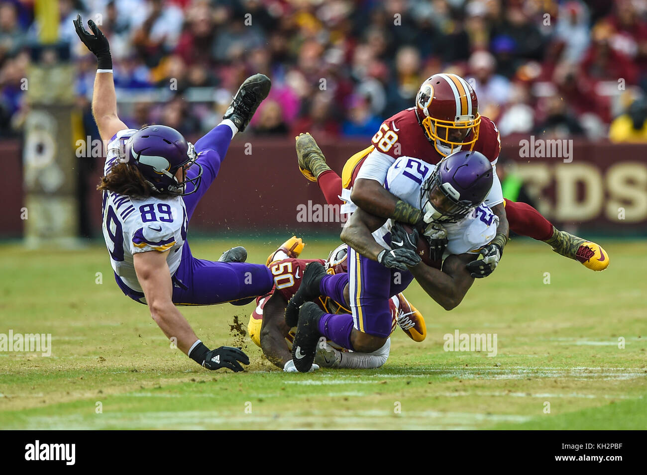 Landover, MD, USA. 12th Nov, 2017. Washington Redskins linebacker ...