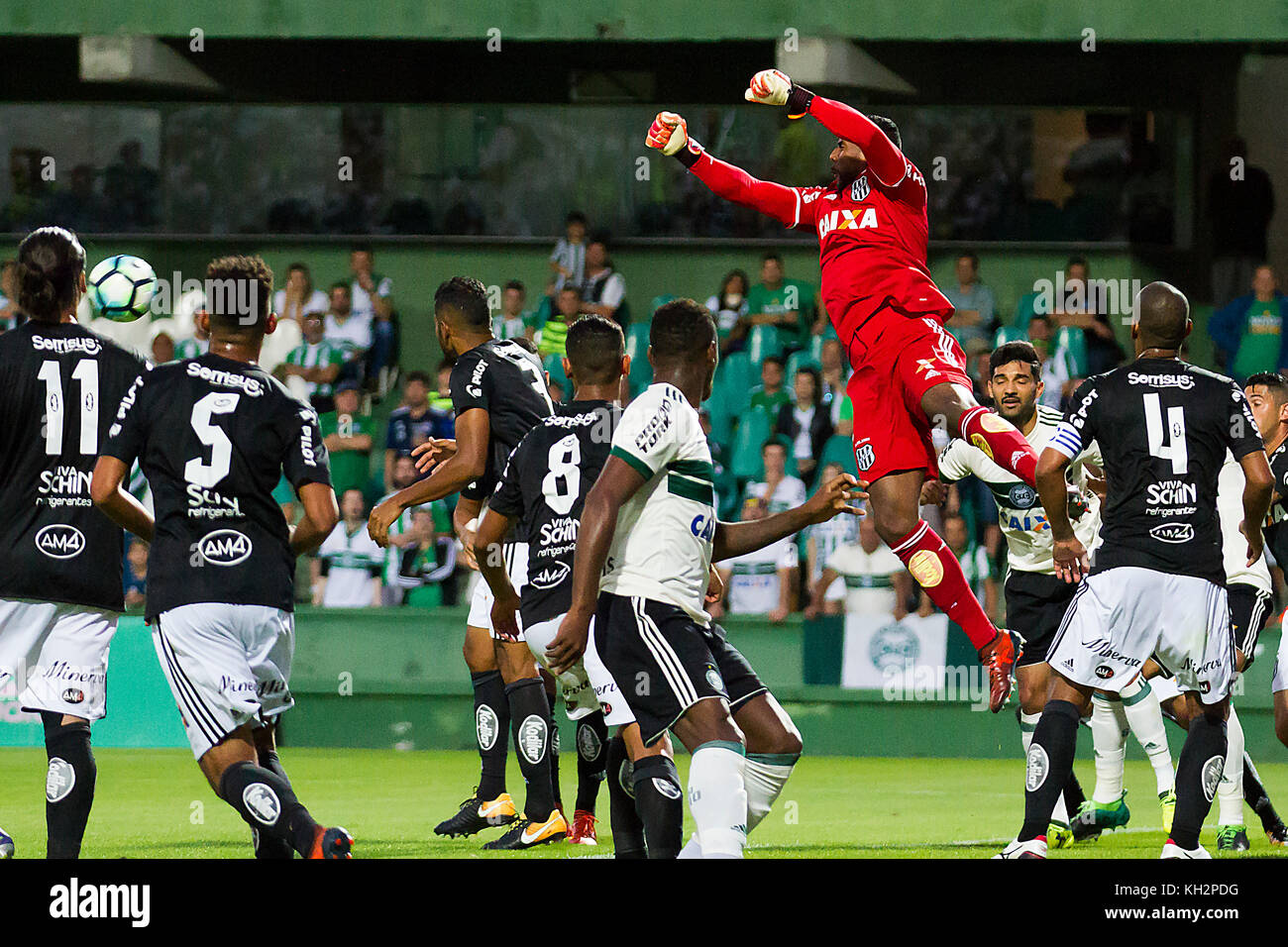 Curitiba, Brazil. 12th Nov, 2017. Goalkeeper Spider of Ponte Preta ...