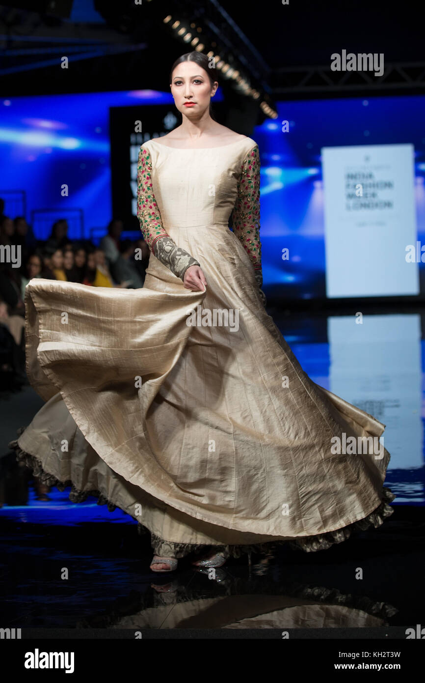 London, UK. 12th Nov, 2017. Models on catwalk showcasing existing and ...