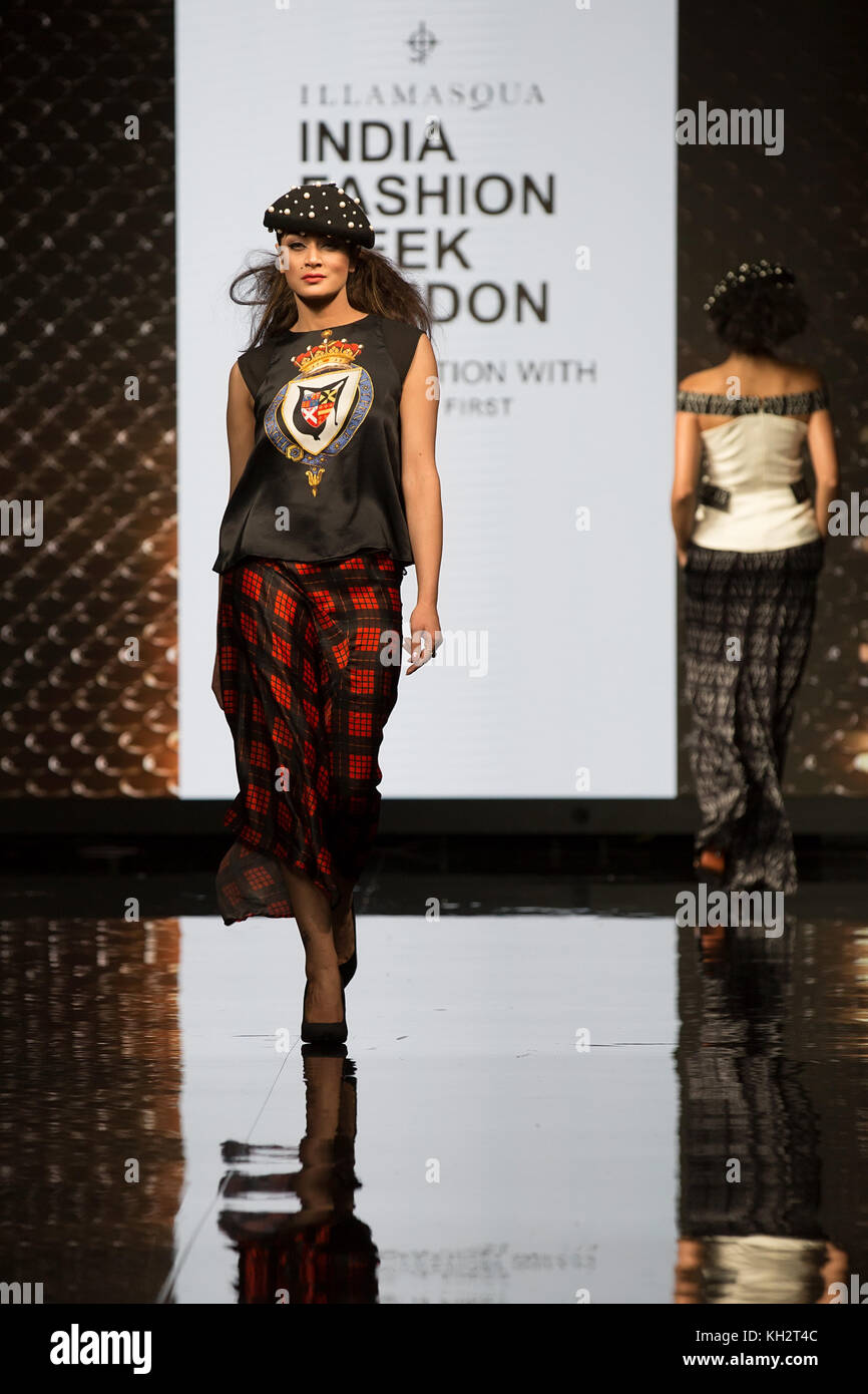 London, UK. 12th Nov, 2017. Models on catwalk showcasing existing and ...