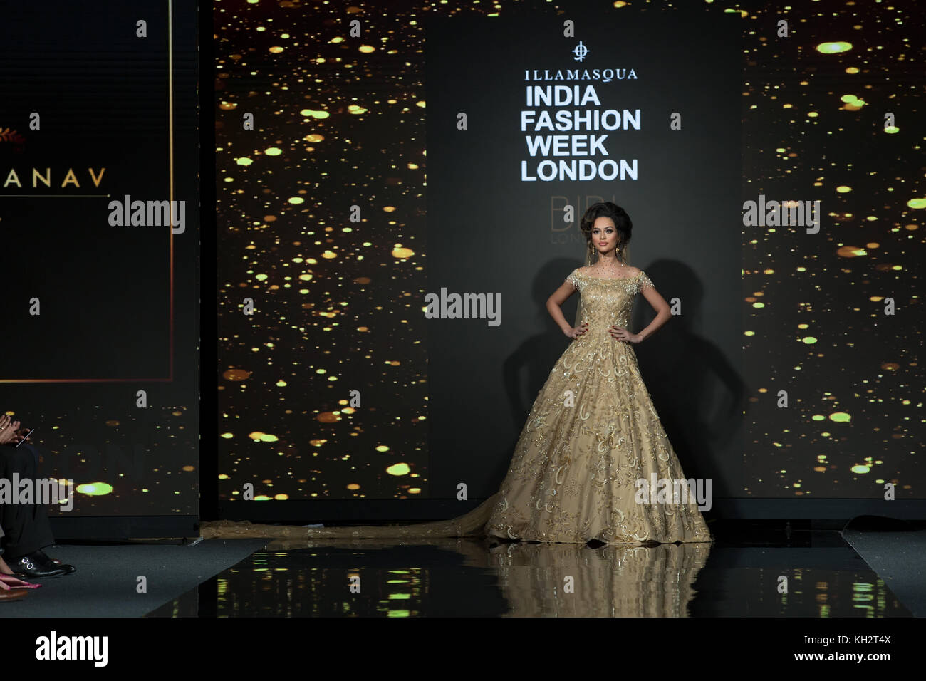 London, UK. 12th Nov, 2017. Models on catwalk showcasing existing and ...