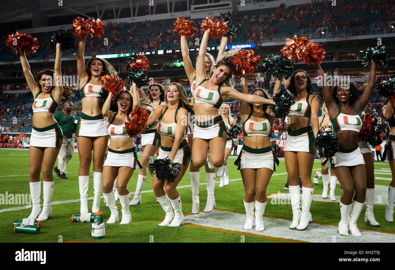 Um cheerleaders hi-res stock photography and images - Alamy