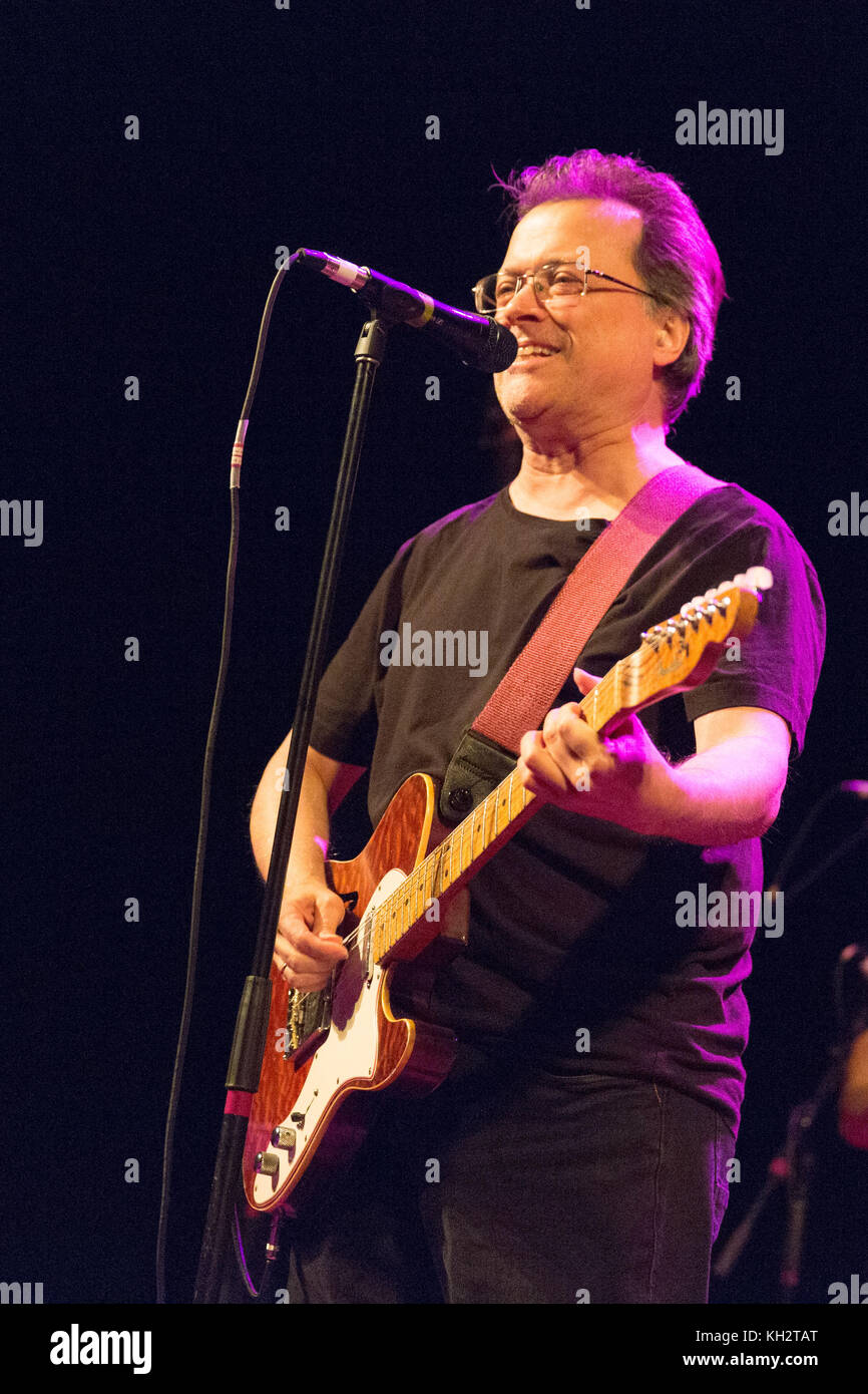 Madison, Wisconsin, USA. 24th Oct, 2017. GORDON GANO of Violent Femmes ...
