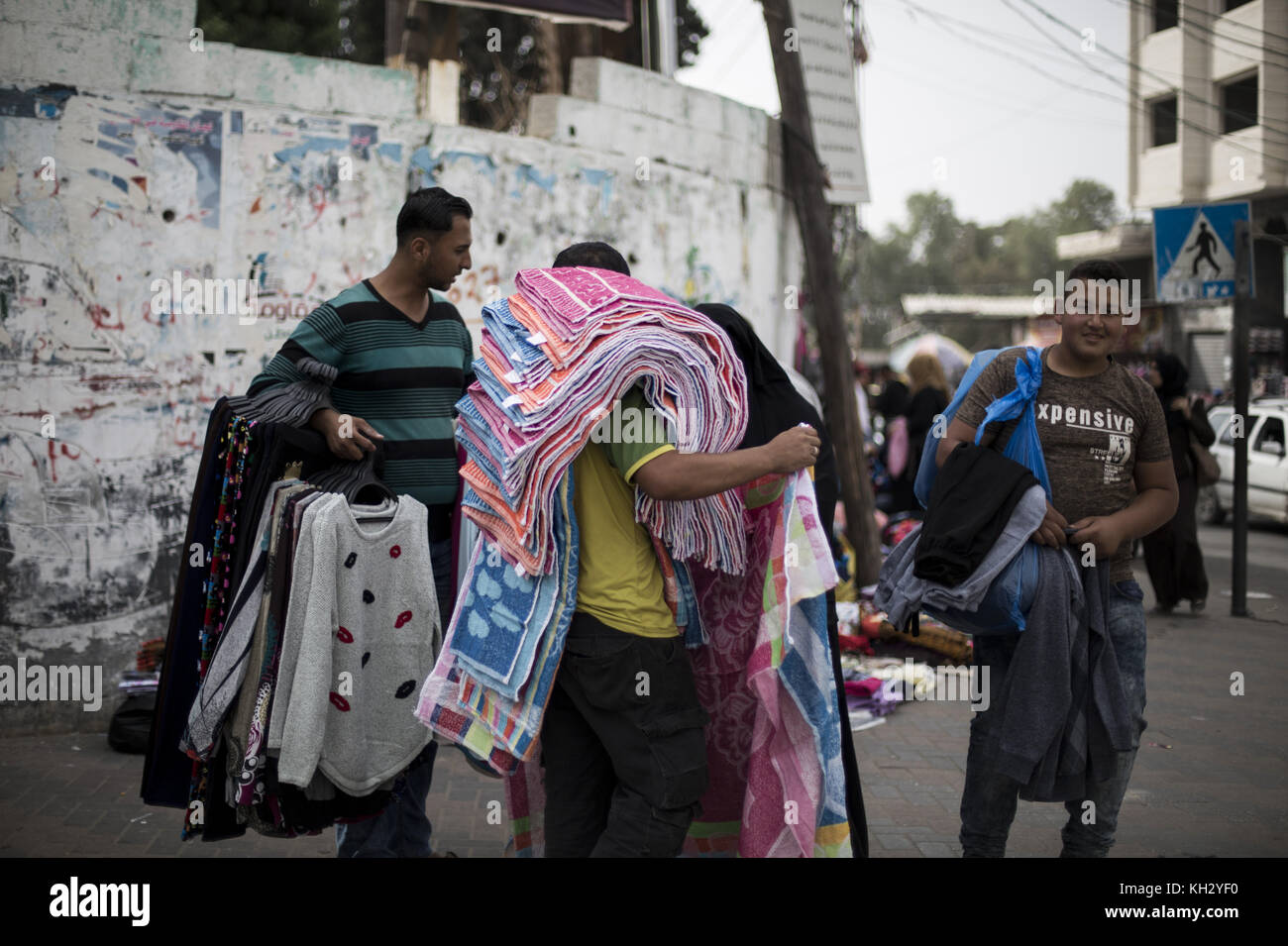 November 13, 2017 - Gaza City, The Gaza Strip, Palestine - Palestinians ...