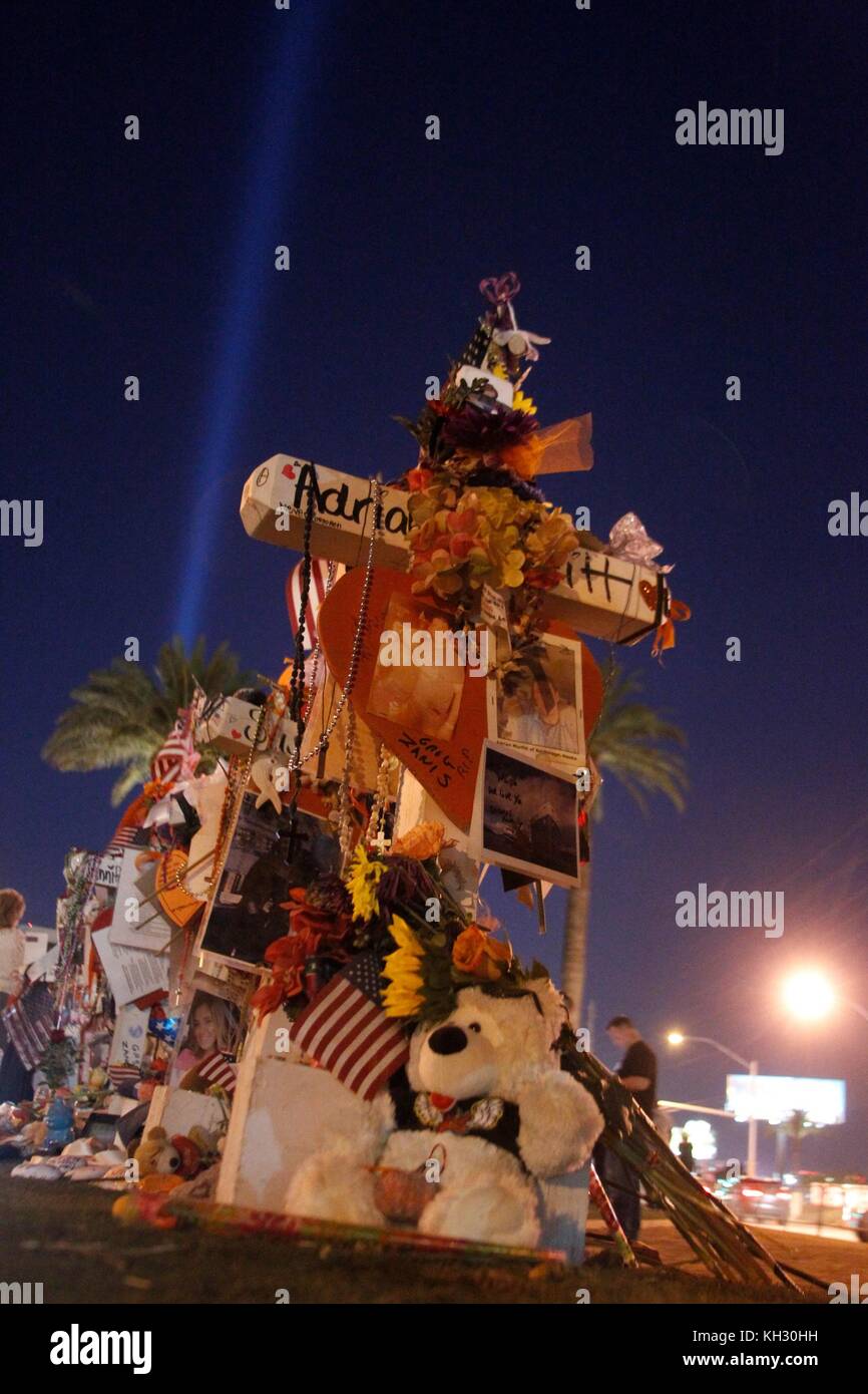 Las Vegas, NV, USA. 11th Nov, 2017. A memorial cross for Adrian Murfitt ...