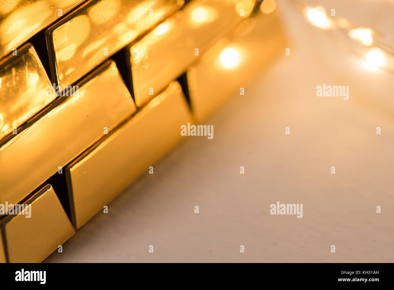 Pile out of Gold Ingots Stock Photo - Alamy