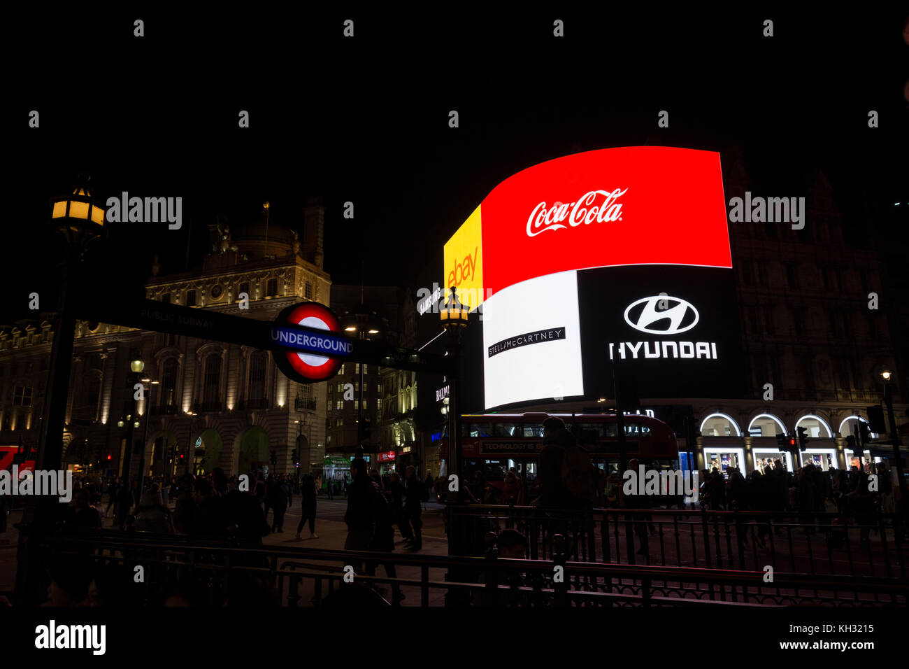 Piccadilly circus roundel hi-res stock photography and images - Alamy