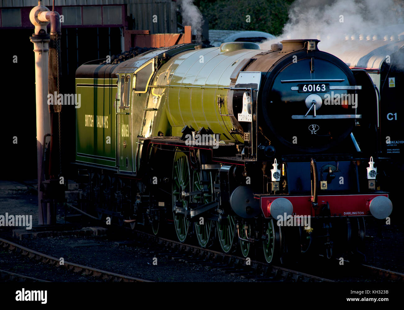 60163 Tornado a Peppercorn A1 Pacific Locomotive at Didcot Railway ...