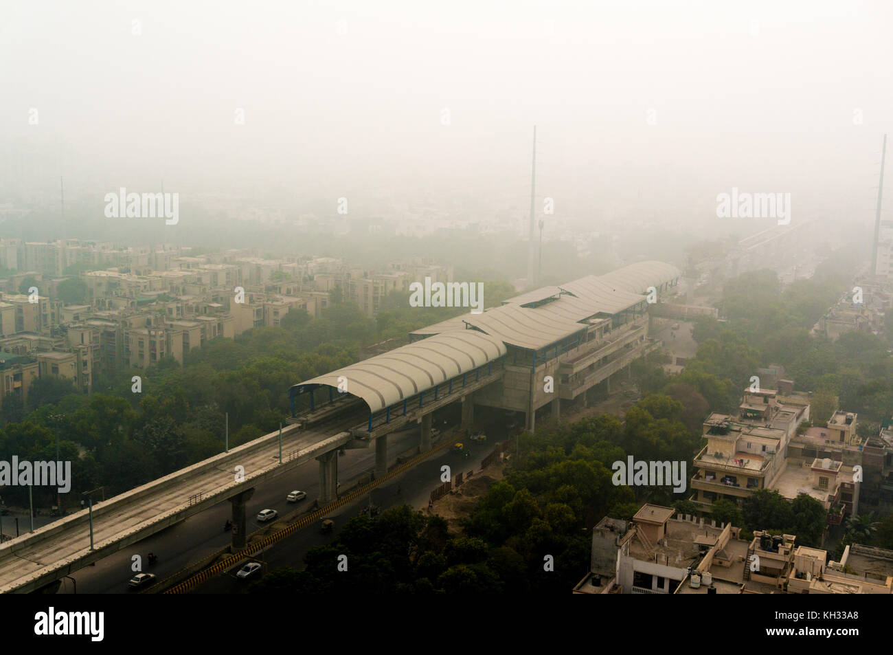 Smog over the city of Noida, Delhi, Gurgaon Stock Photo - Alamy