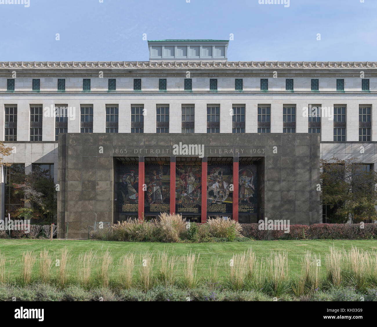 Cass Avenue entrance to the Detroit Public Library on Woodward Avenue ...