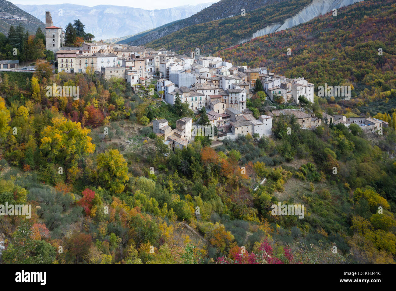 Anversa degli Abruzzi (L'Aquila, Italy) - Landscape Stock Photo - Alamy
