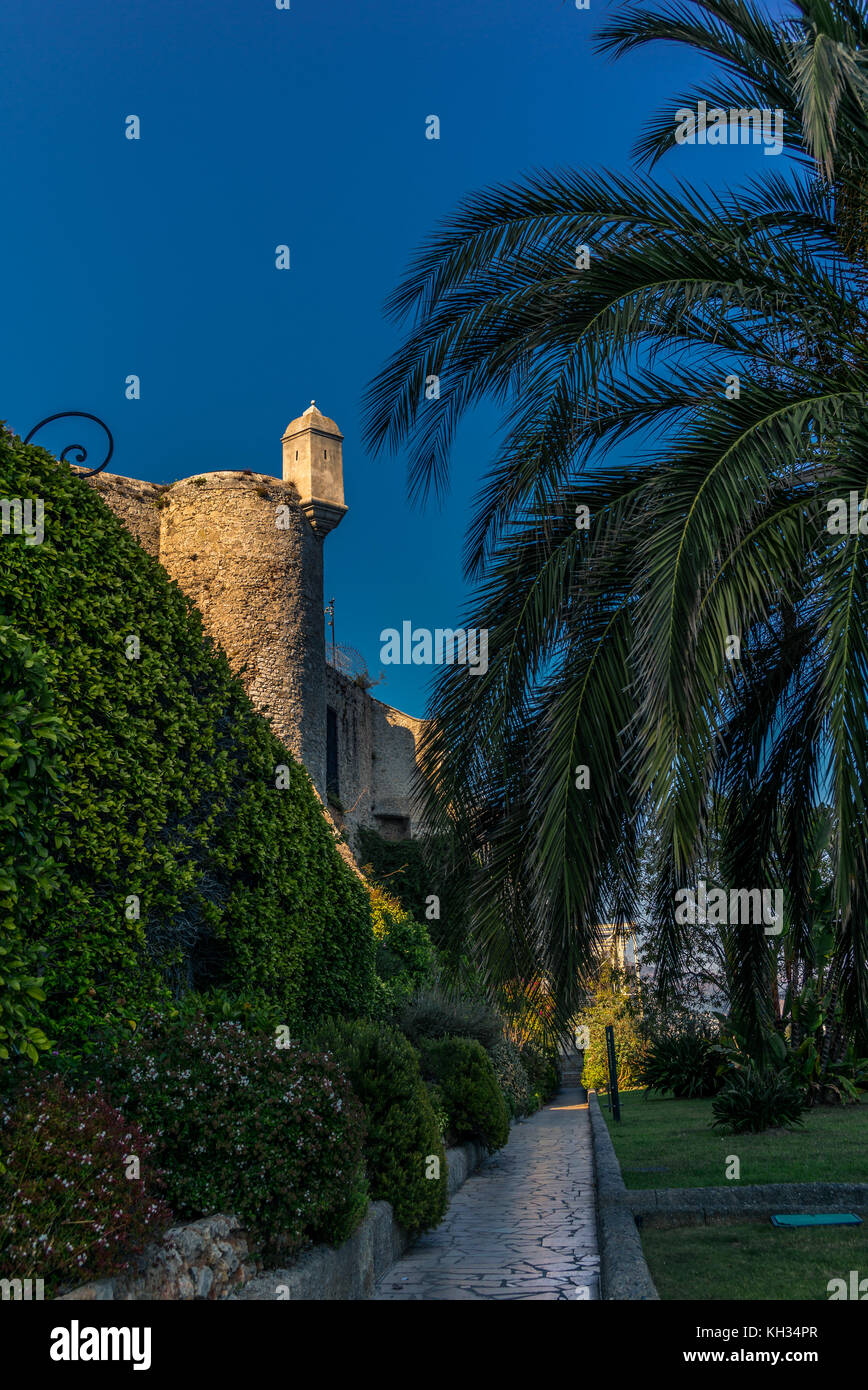 View of the walls around the cliffs of Monaco - 3 Stock Photo - Alamy
