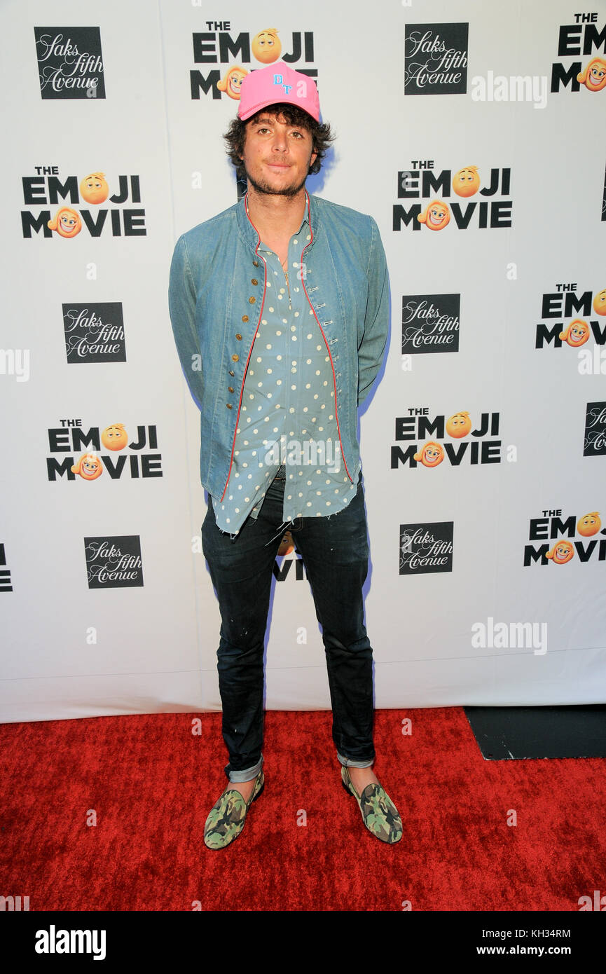 Saks celebrates world emoji day hi-res stock photography and images - Alamy