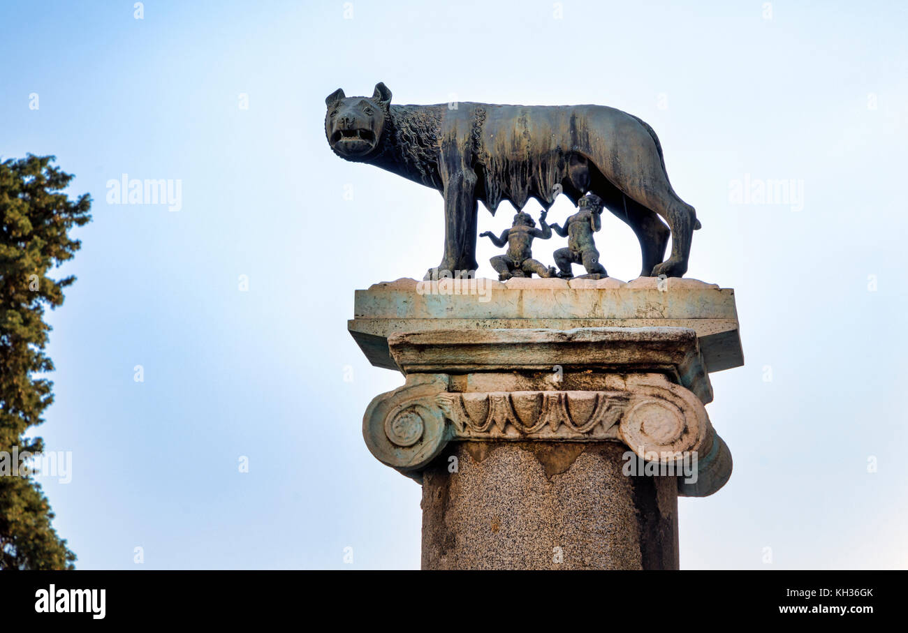 Lupa capitolina hi-res stock photography and images - Alamy
