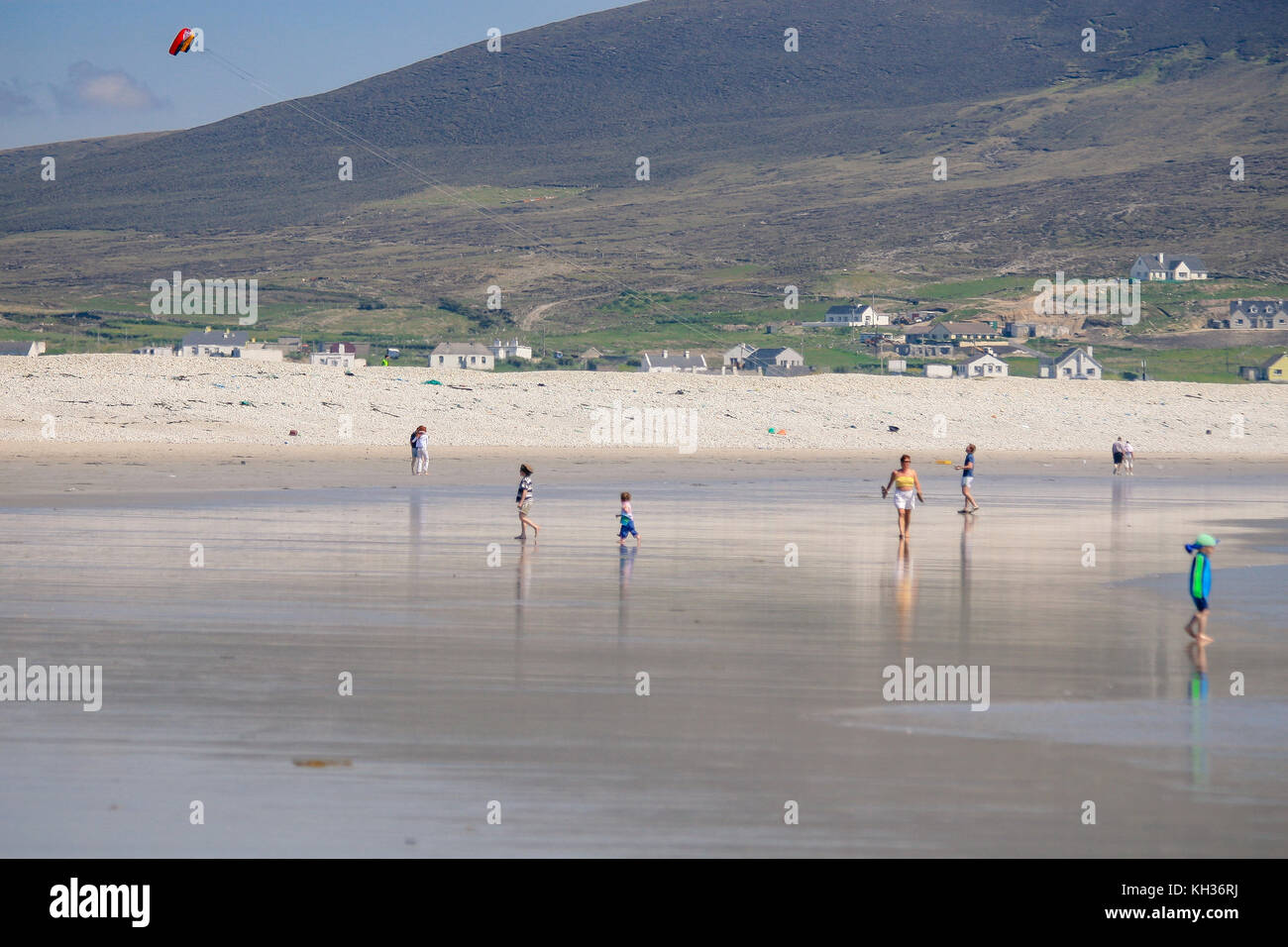Good weather beach sea hi-res stock photography and images - Alamy