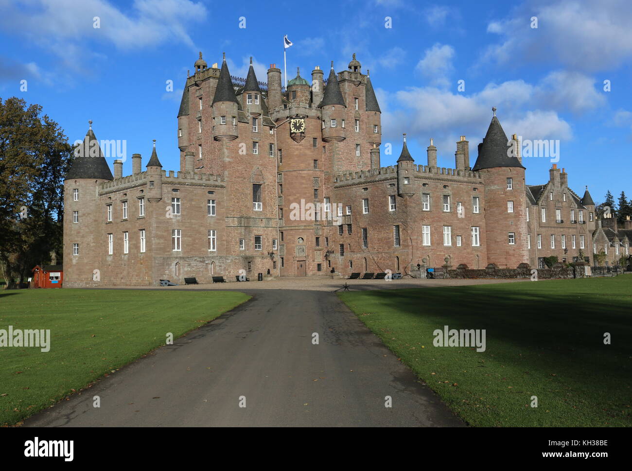 Glamis castle angus scotland hi-res stock photography and images - Alamy