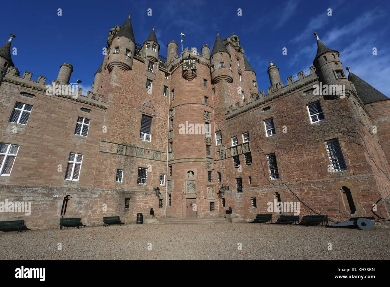 Glamis castle angus scotland hi-res stock photography and images - Alamy