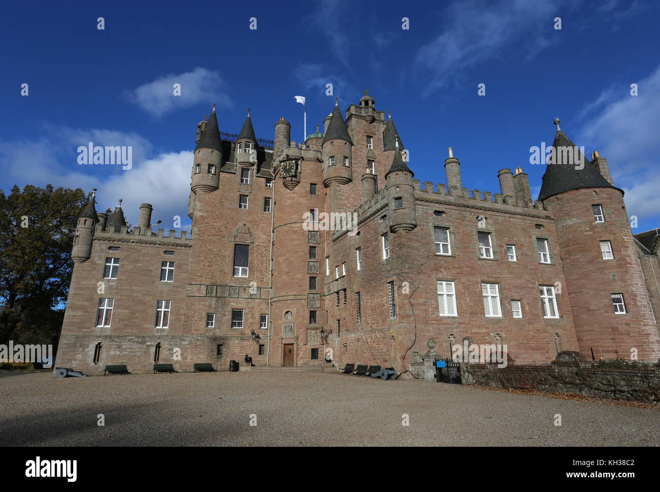 Glamis castle angus scotland hi-res stock photography and images - Alamy