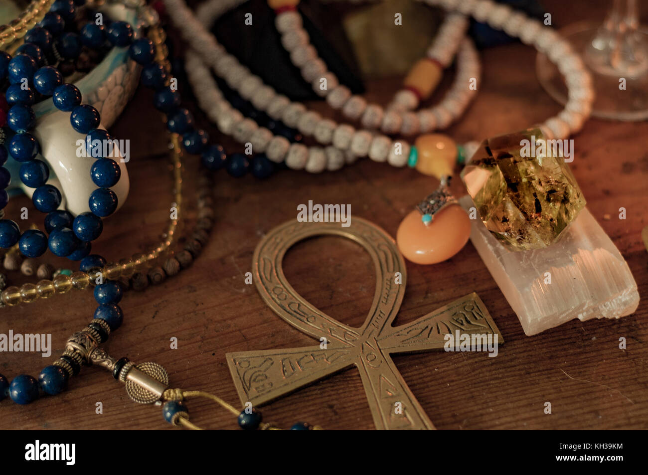 Images quartz hi-res stock photography and images - Alamy