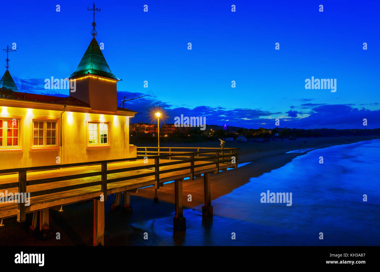 picture of the famous pier of Ahlbeck, Germany, at night Stock Photo ...