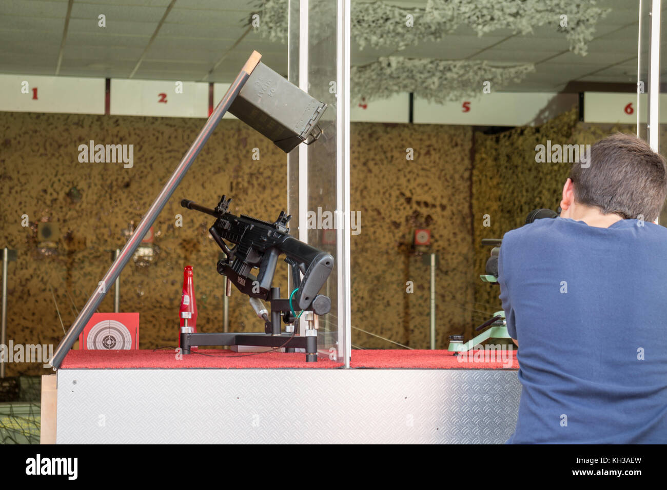 Amusement park Boy shoot air gun at fair, Vienna Austria 26.August 2017 ...