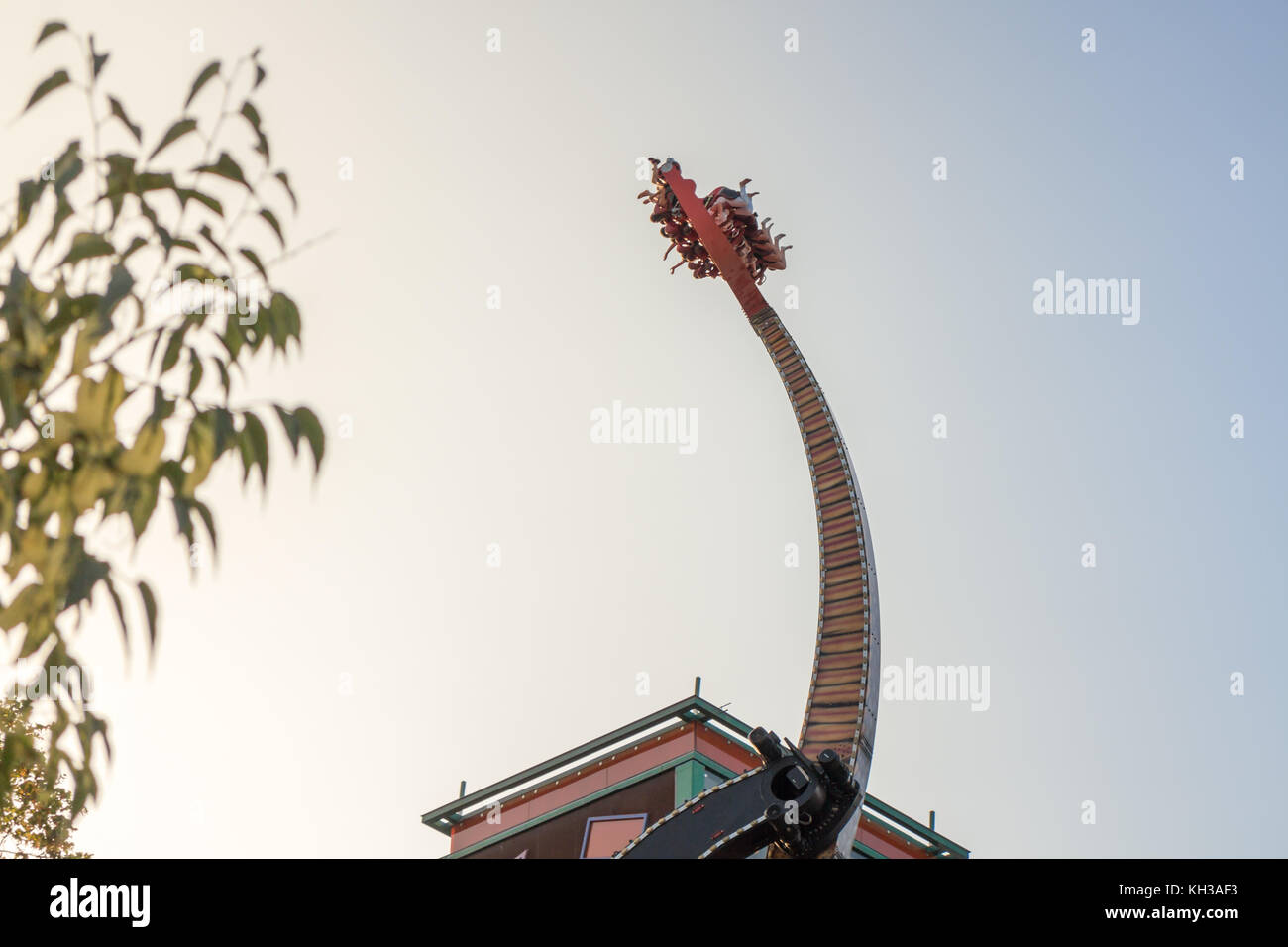 Slingshot ride hi-res stock photography and images - Alamy