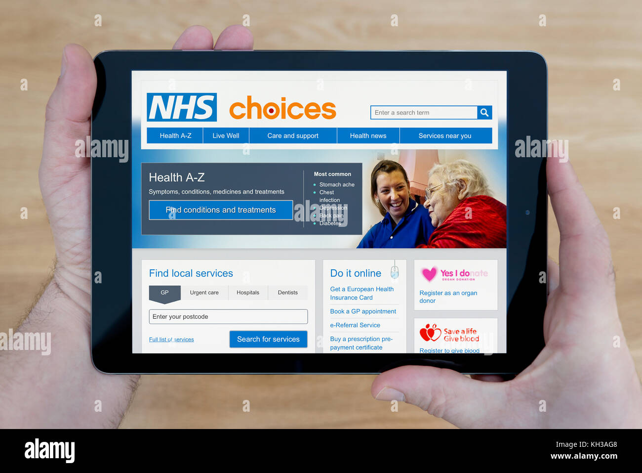 Using the nhs website hi-res stock photography and images - Alamy
